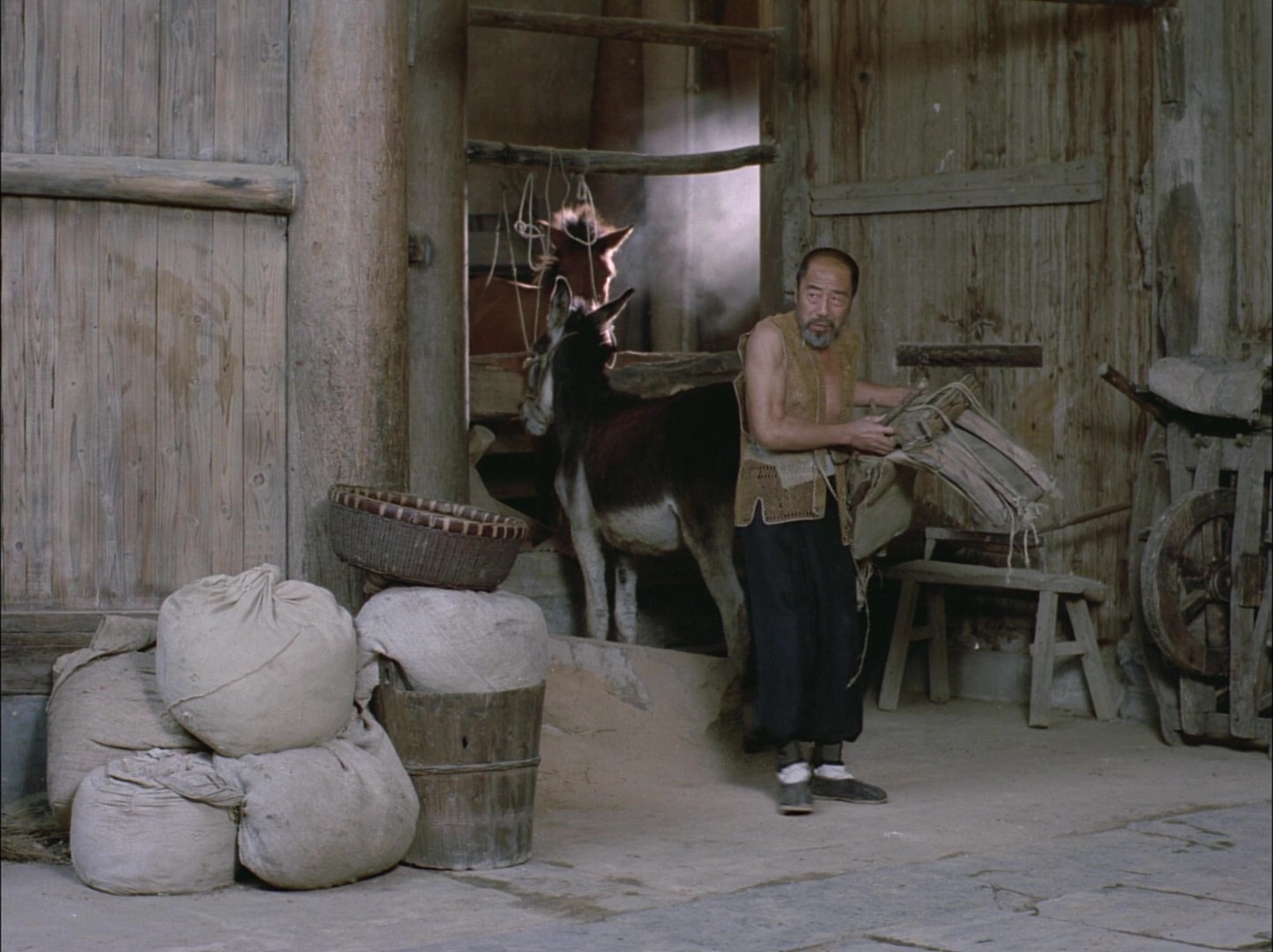 Zhang Yimou's works 32 years ago vividly embody the shackles of old ...