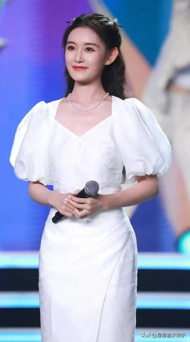 Appreciate the beautiful pictures - Jiang Yiyi - iMedia