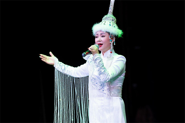 Teresa Teng golden song concert debut in Beijing Dongtu "Little Teresa ...