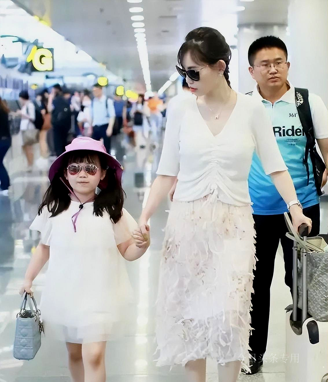 After Ma Rong and Wang Baoqiang's divorce, their children were together ...