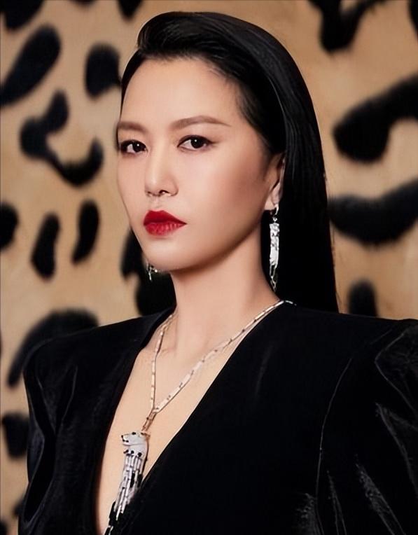 "Adaptation King" Tan Weiwei made a fool of himself this night in Hong ...