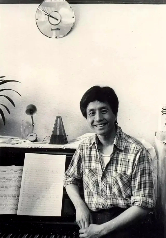 A recent photo of the famous Shanghai composer Jin Fuzai, who composed ...