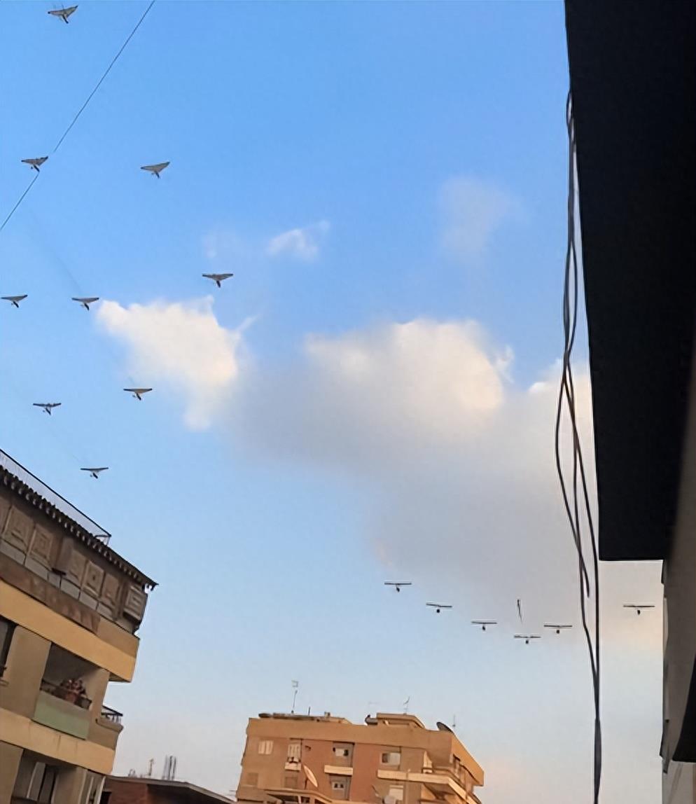 The most tragic scene! 1,500 Palestinian paraglider soldiers penetrated ...