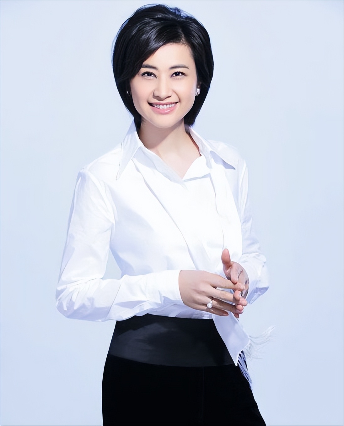 Famous host Wu Xiaoli: Married to a husband who is 25 years older, what ...