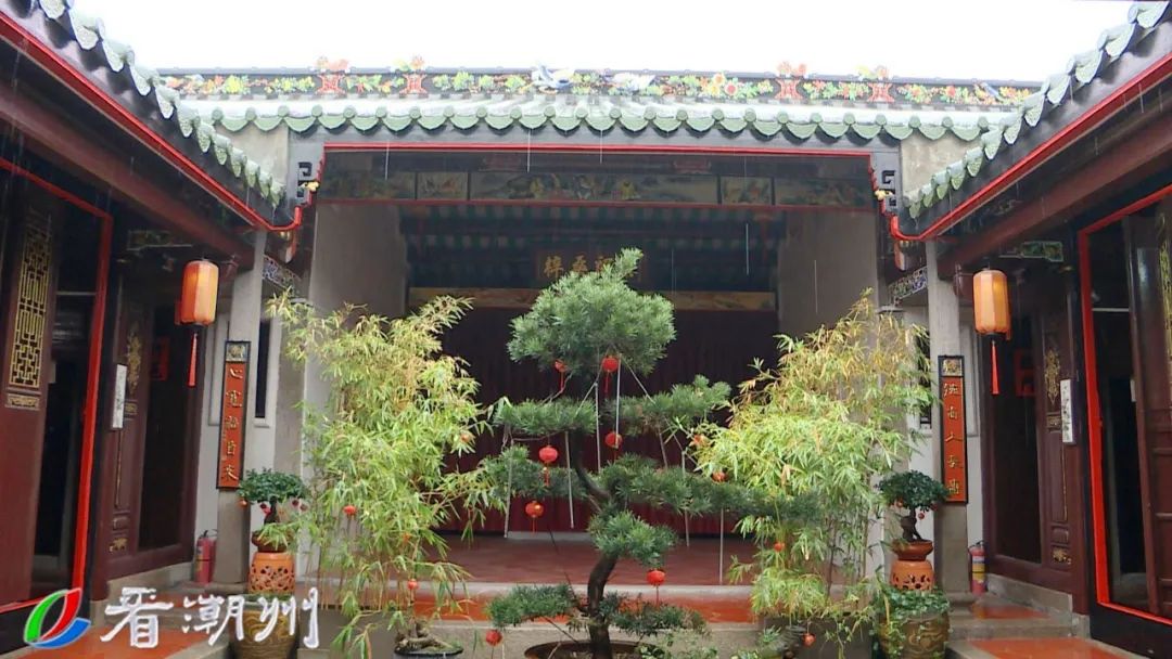 Walking into the traditional Chinese villages: Licuo Village, Fengxi, a ...