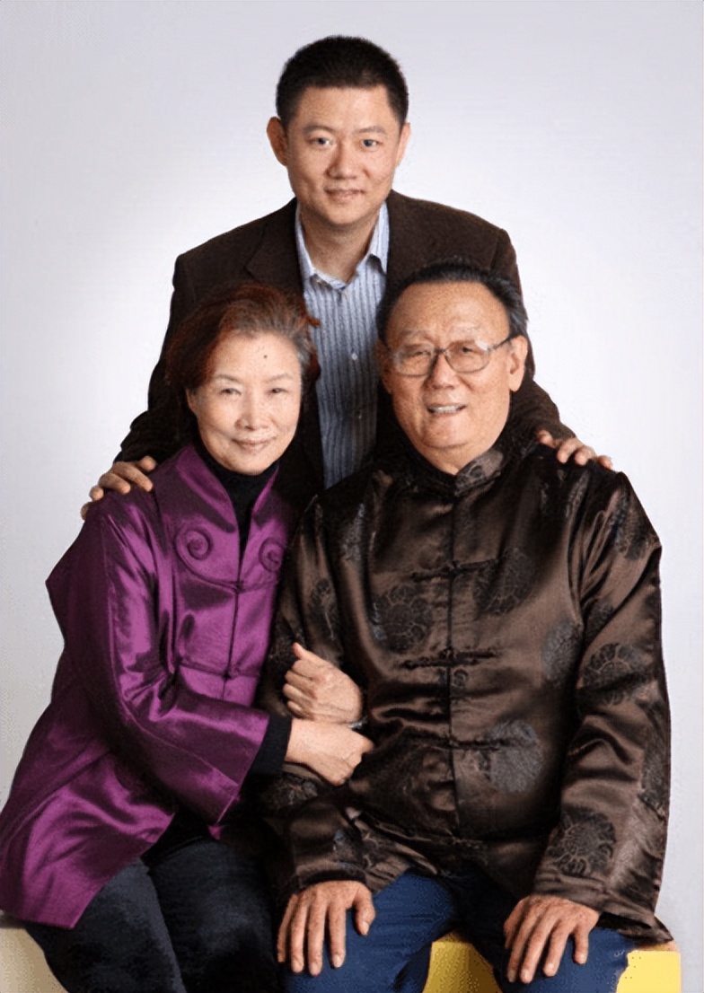 Wu Bing: After my mother won the film at the age of 74, my father was a ...
