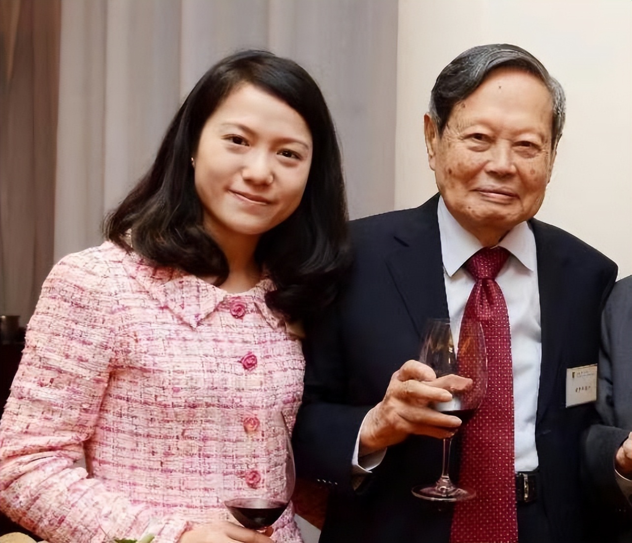 It was revealed that Weng Fan wrote a farewell letter with tears in his ...