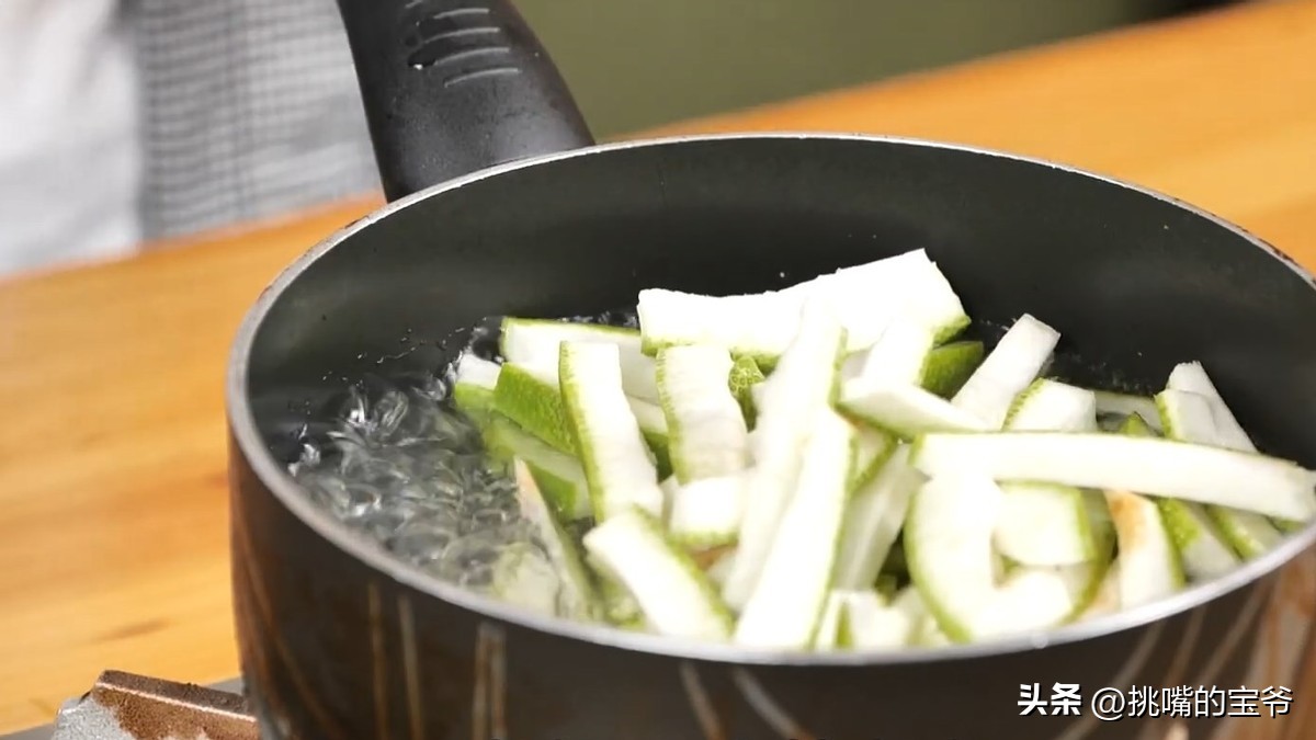 Grapefruit peel turns into fruit soft candy in seconds, taste like ...