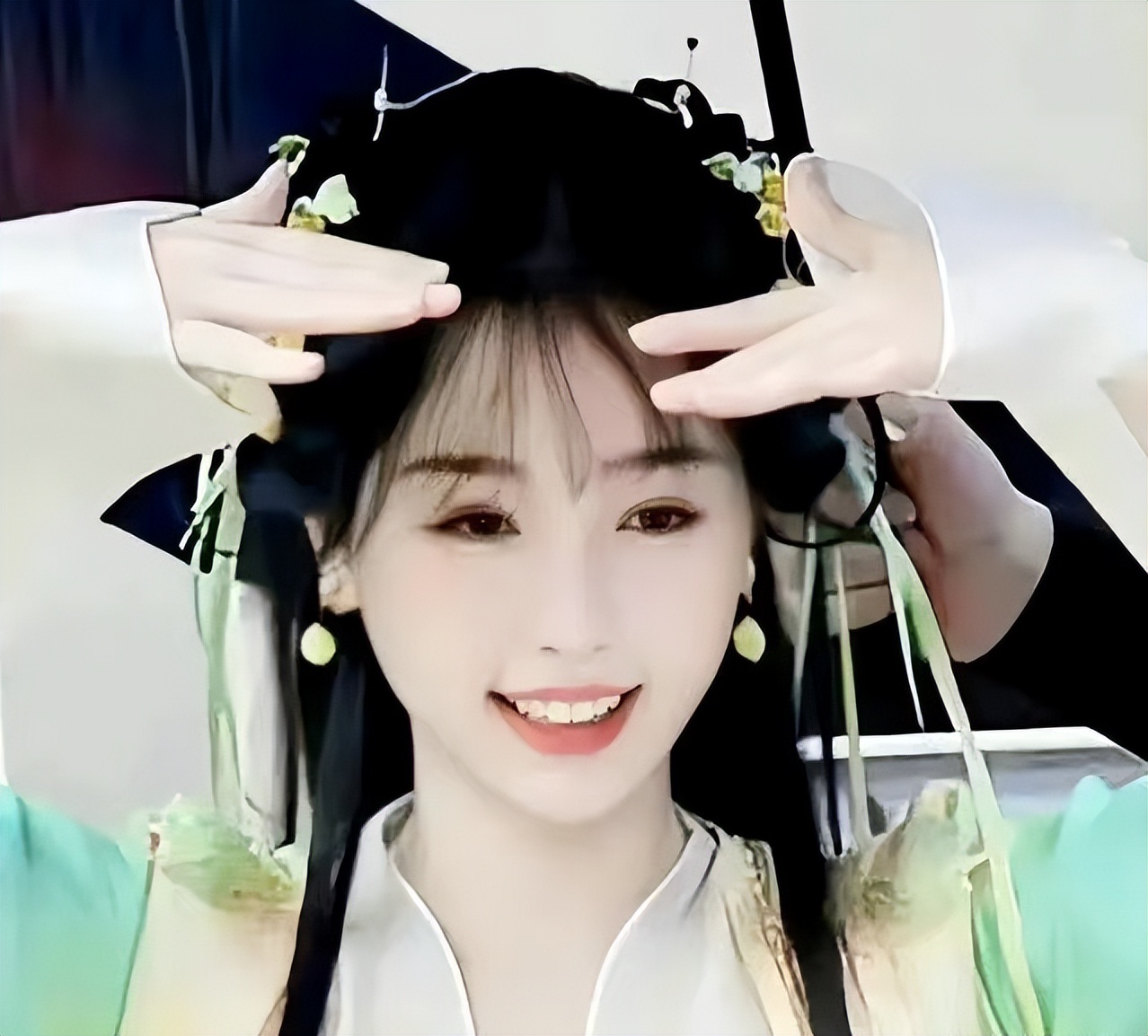 Yu Shuxin's "Yongye Xinghe" released by Reuters, the head with ...