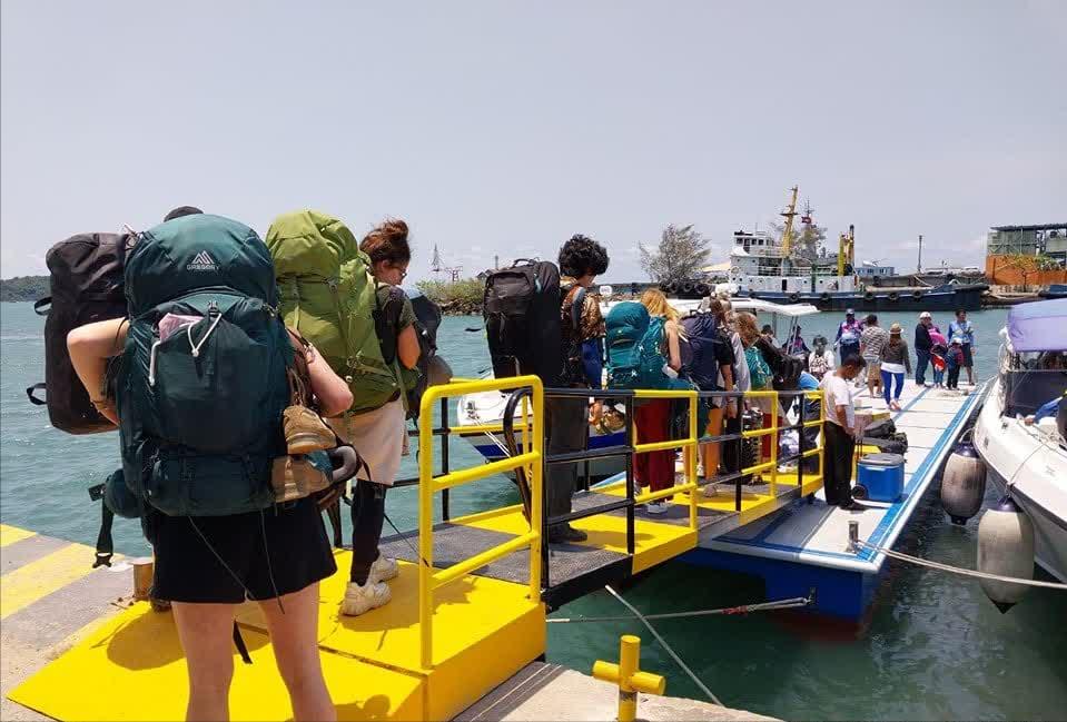 Cambodia's West Port opens a new tourist port, which can berth 20 ...