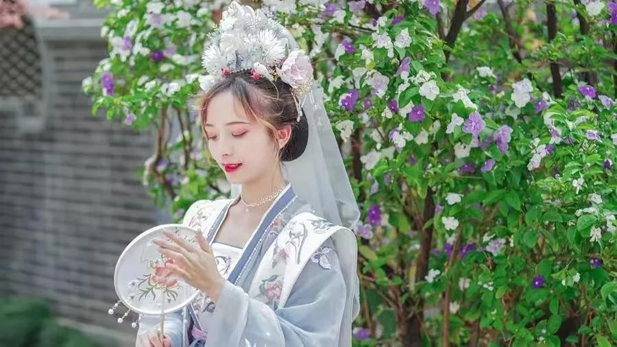 Melancholy soul longing for infatuation, lingering dream of Fengqiao ...