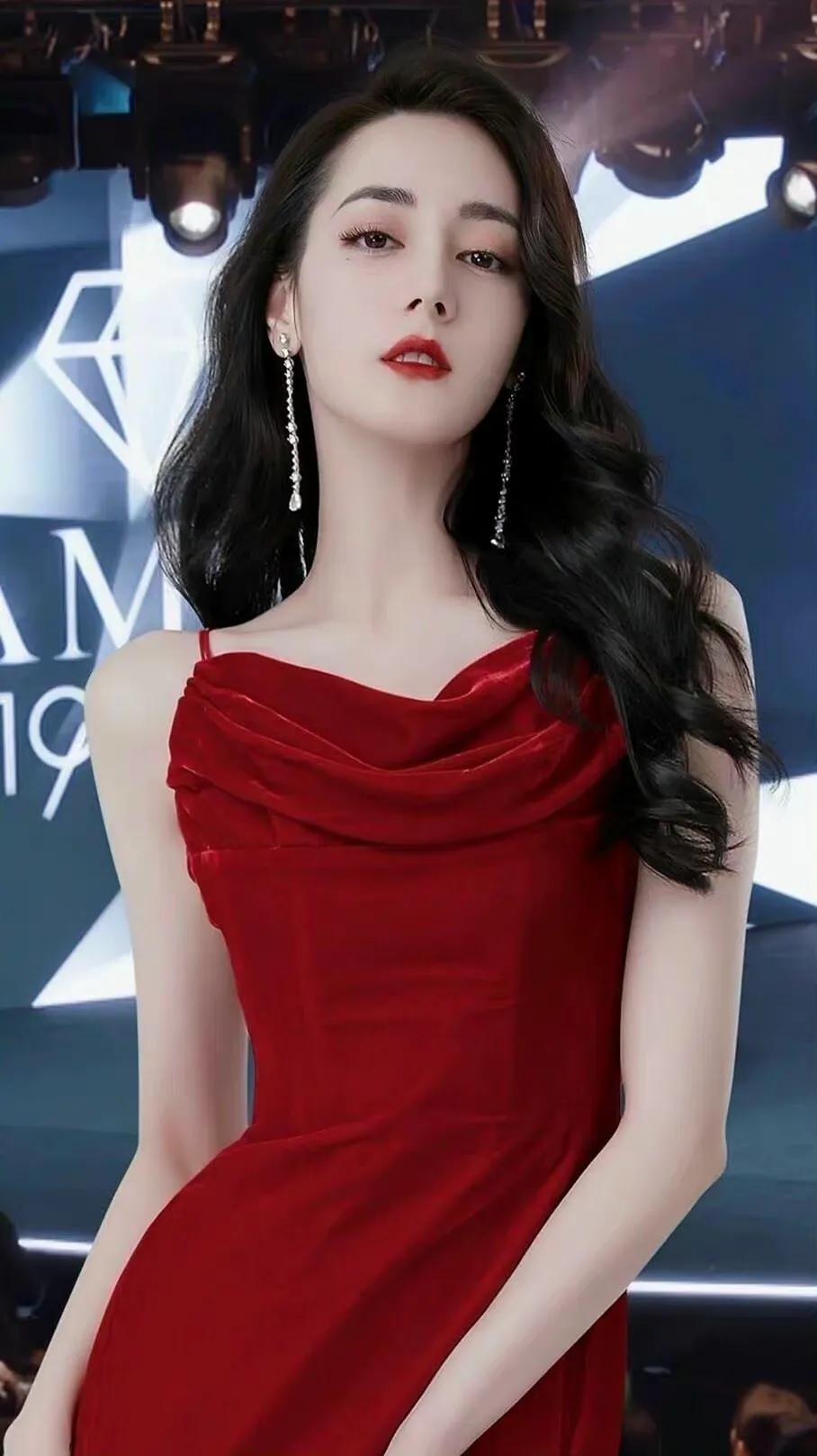 Appreciation of beautiful pictures: Dilireba - iNEWS