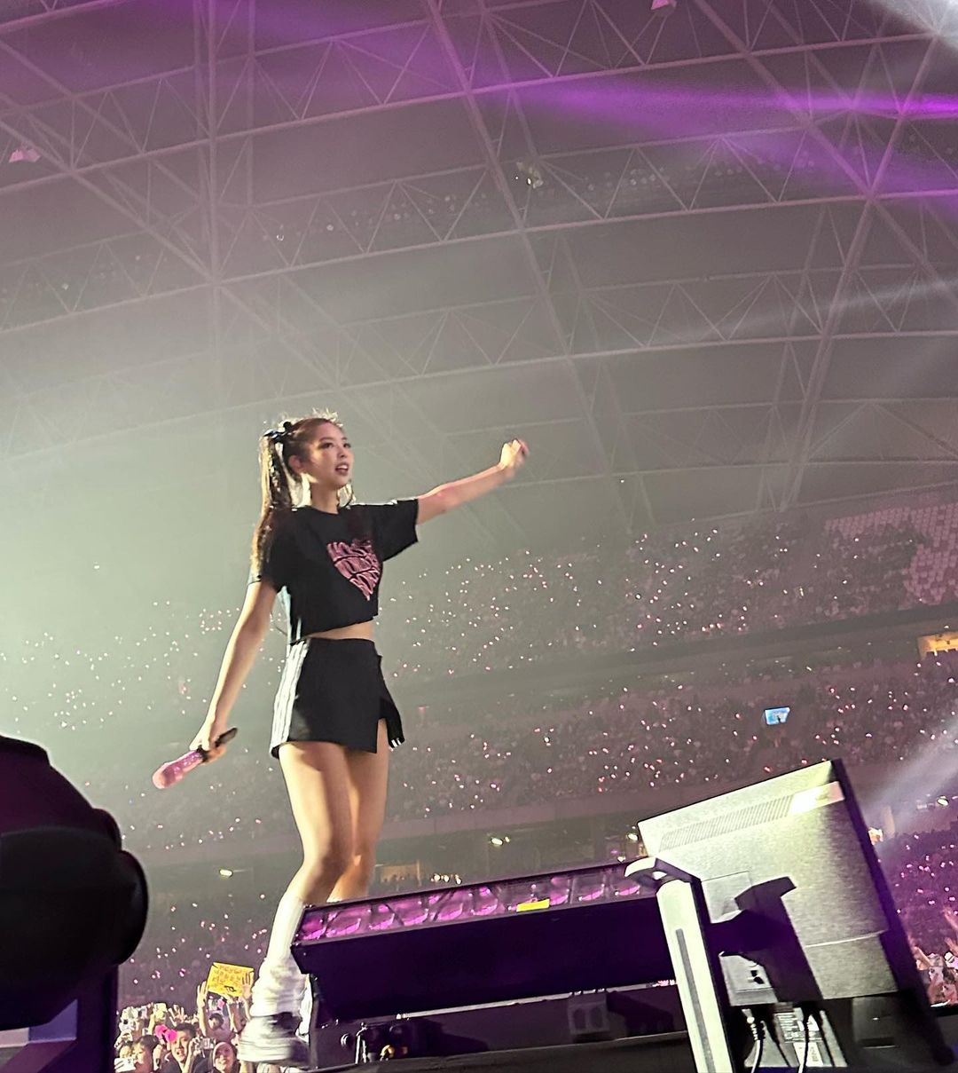 BLACKPINK Jennie's health problem interrupts the concert performance ...