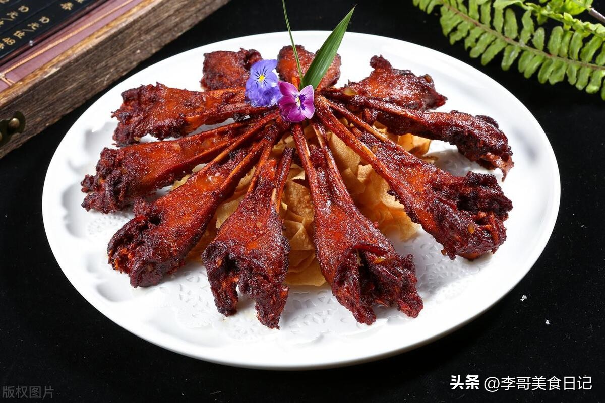 Salt and pepper duck chin, burnt and crispy, can be made at home, it is ...