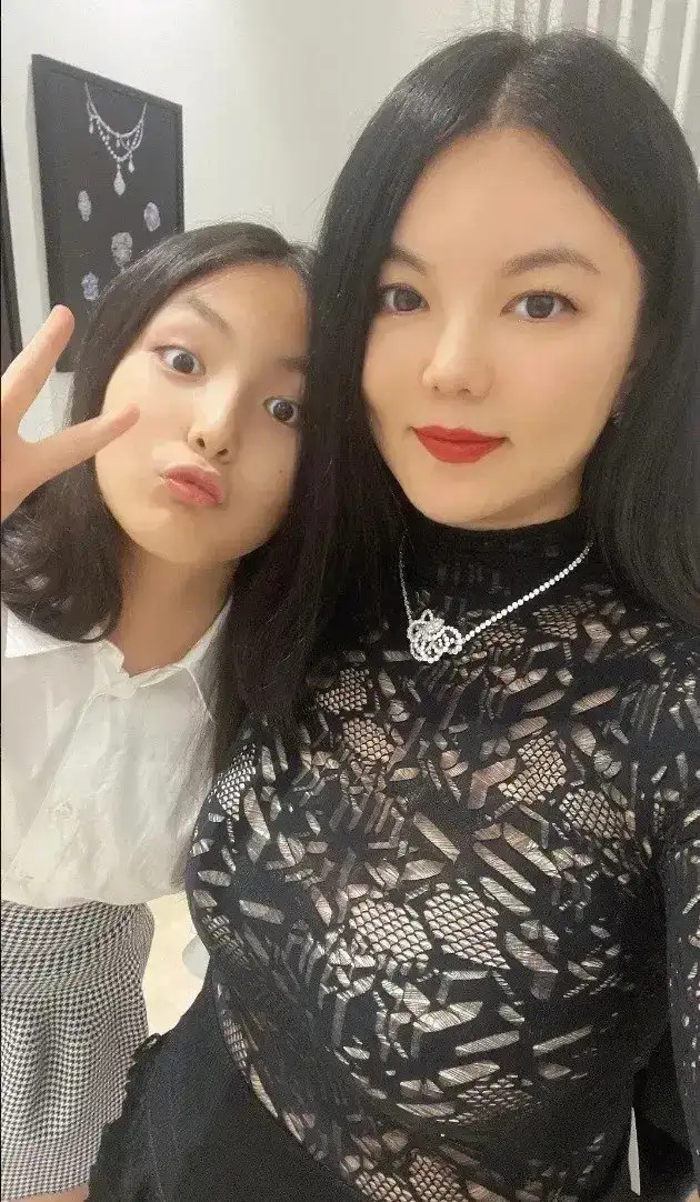 Li Xiang posted photos of Wang Shiling's entrance, the bedroom is noble ...