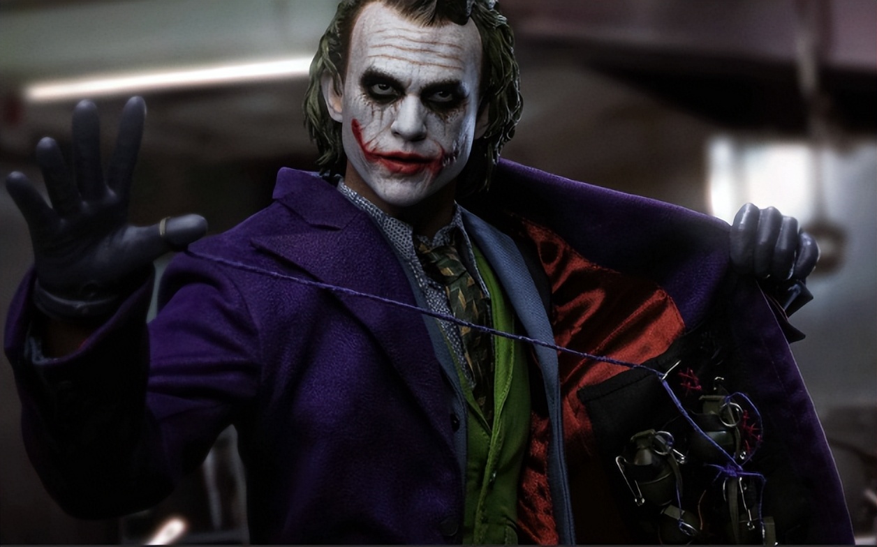Batman: The Dark Knight: The Joker's Malice and Suffocating Menace - iMedia