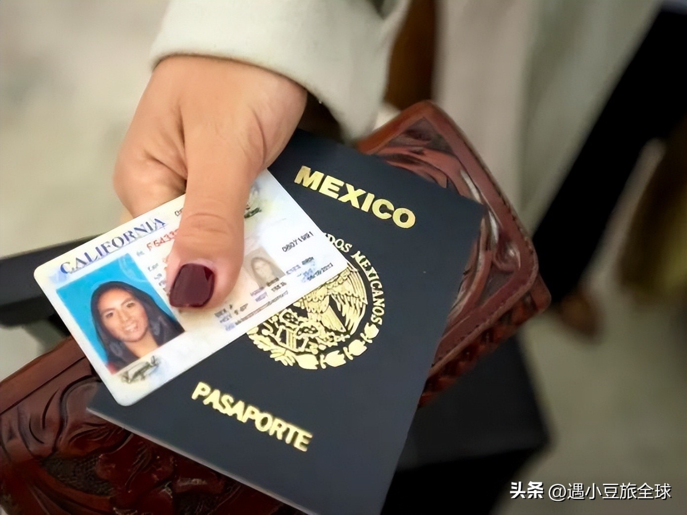 Mexican passport reshuffle: the new version of the chip passport, the ...