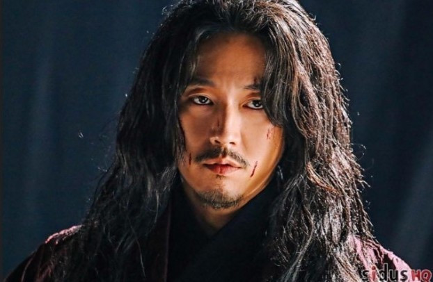 Korean drama actor's "long hair style" is so beautiful! Park Seo-joon's ...