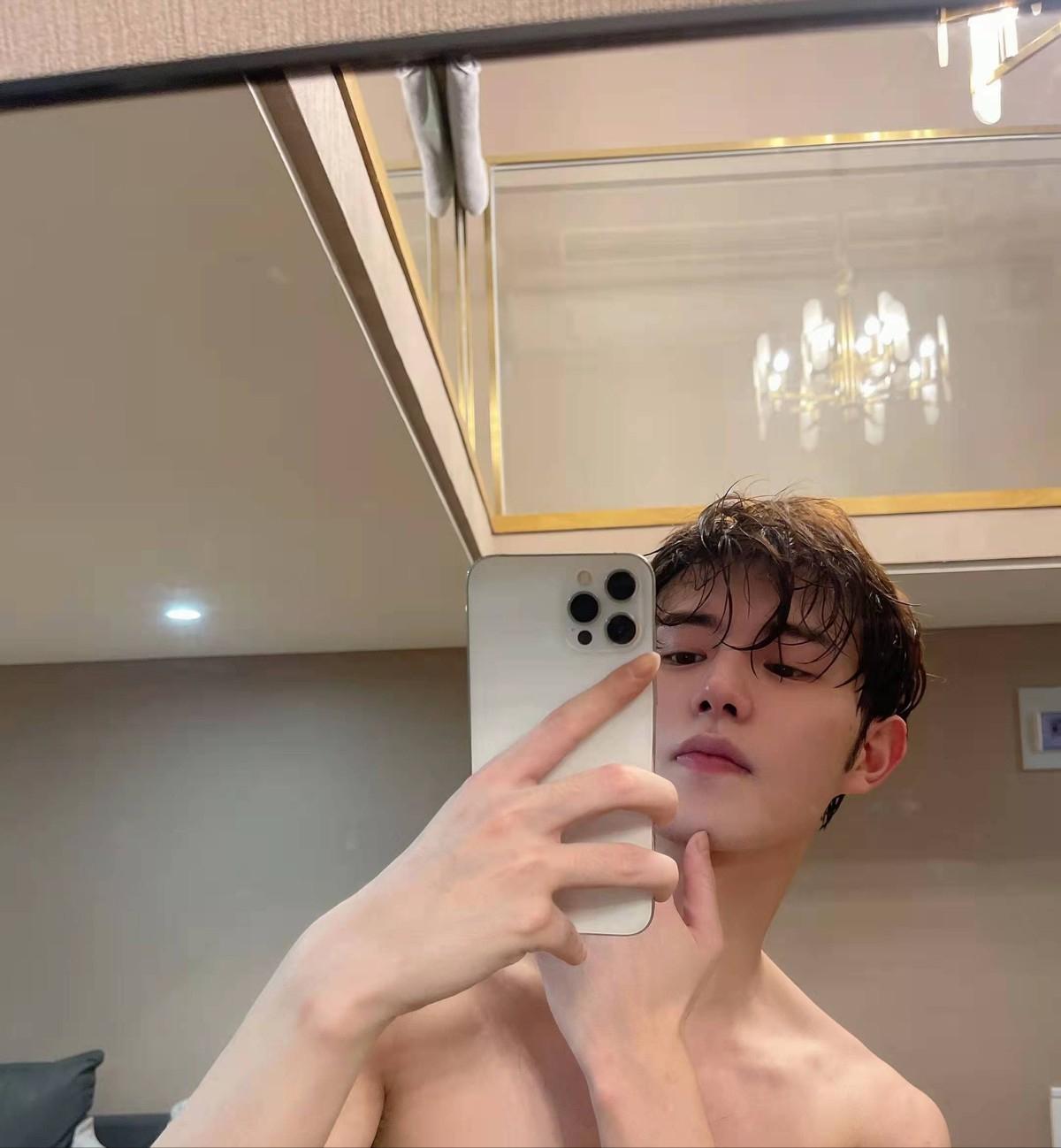 Tong Jincheng smiled for Bo beauty and put on a bunny costume ...