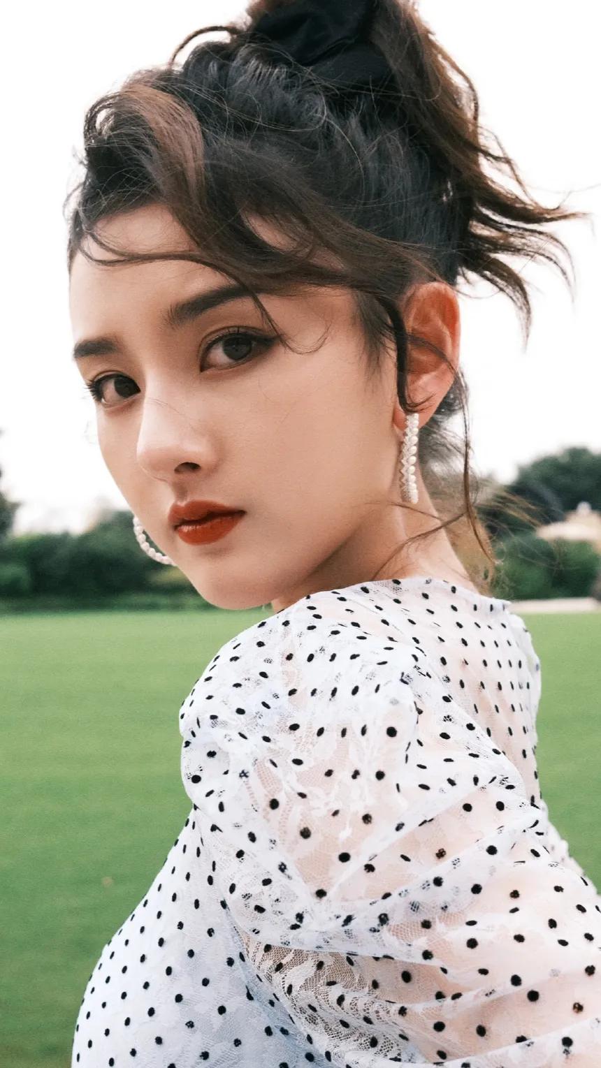 Song Zuer's beautiful photos - iNEWS