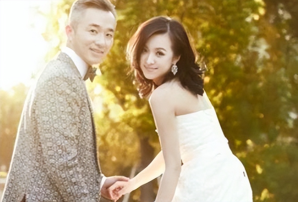 What is true love like? Just look at "the most beautiful host" Wang Mengmeng and her husband ...