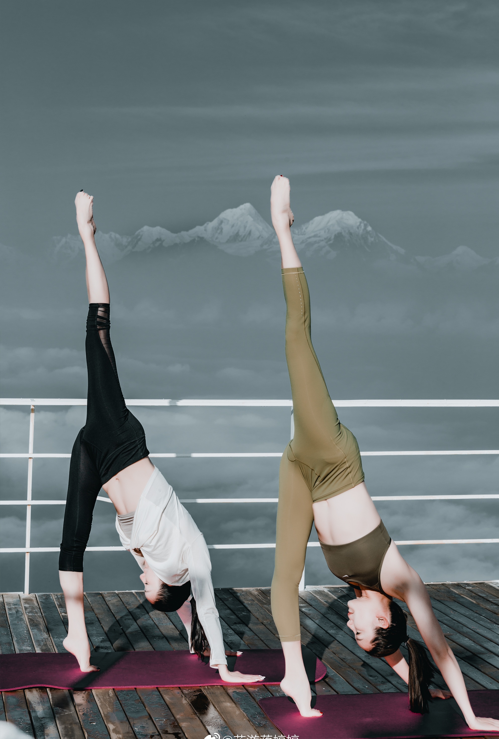 "Goddess of Synchronized Swimming" Jiang Tingting takes a photo of alpine yoga, with graceful ...