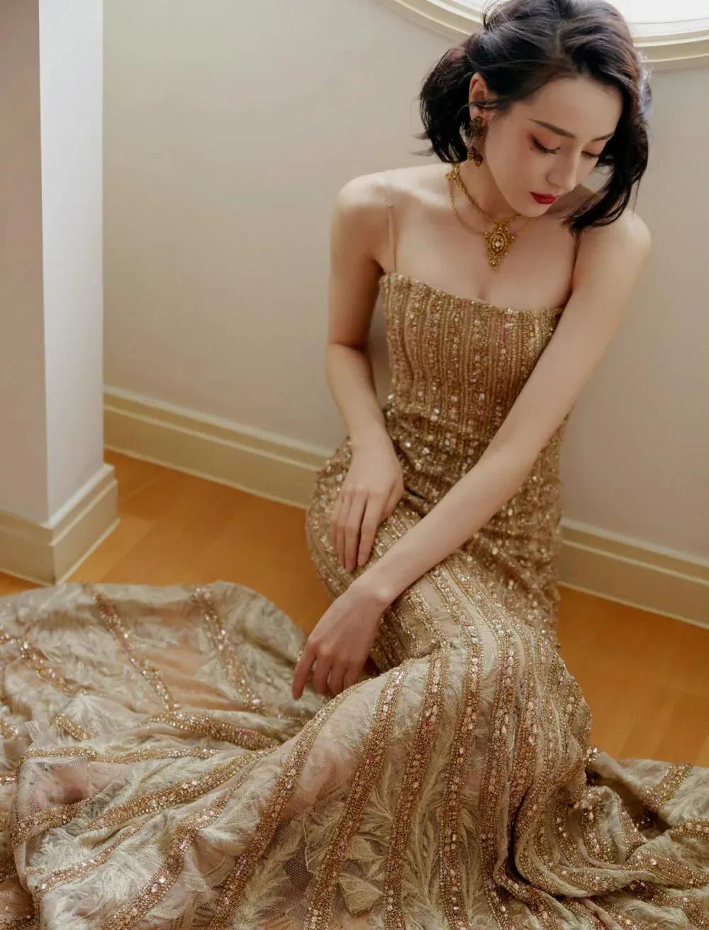 "Internal Entertainment Beauty Ceiling" Di Lieba - iMedia