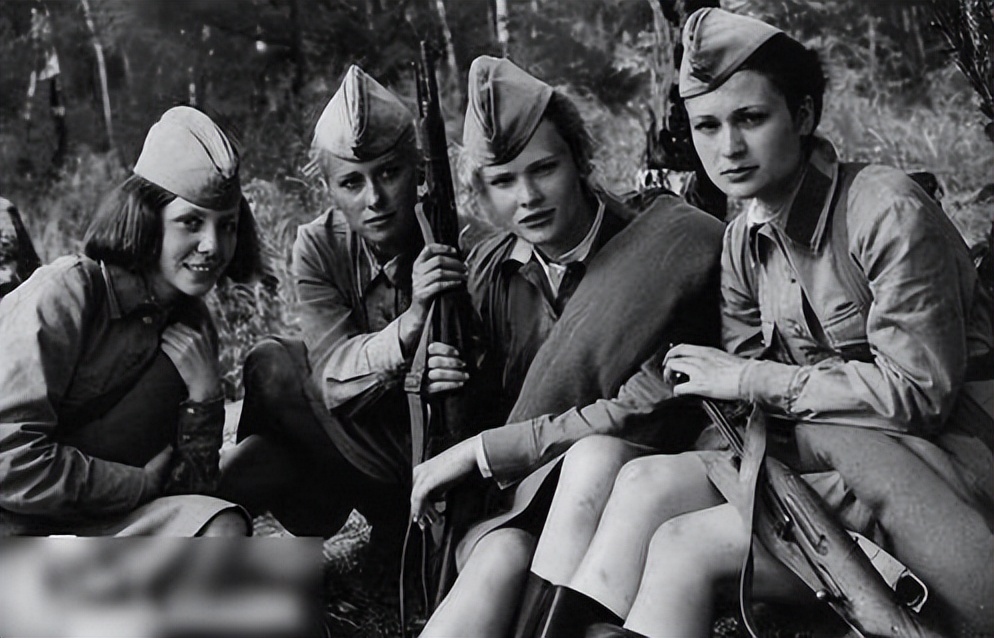 Soviet female soldiers were gang-raped to death by the Germans ...