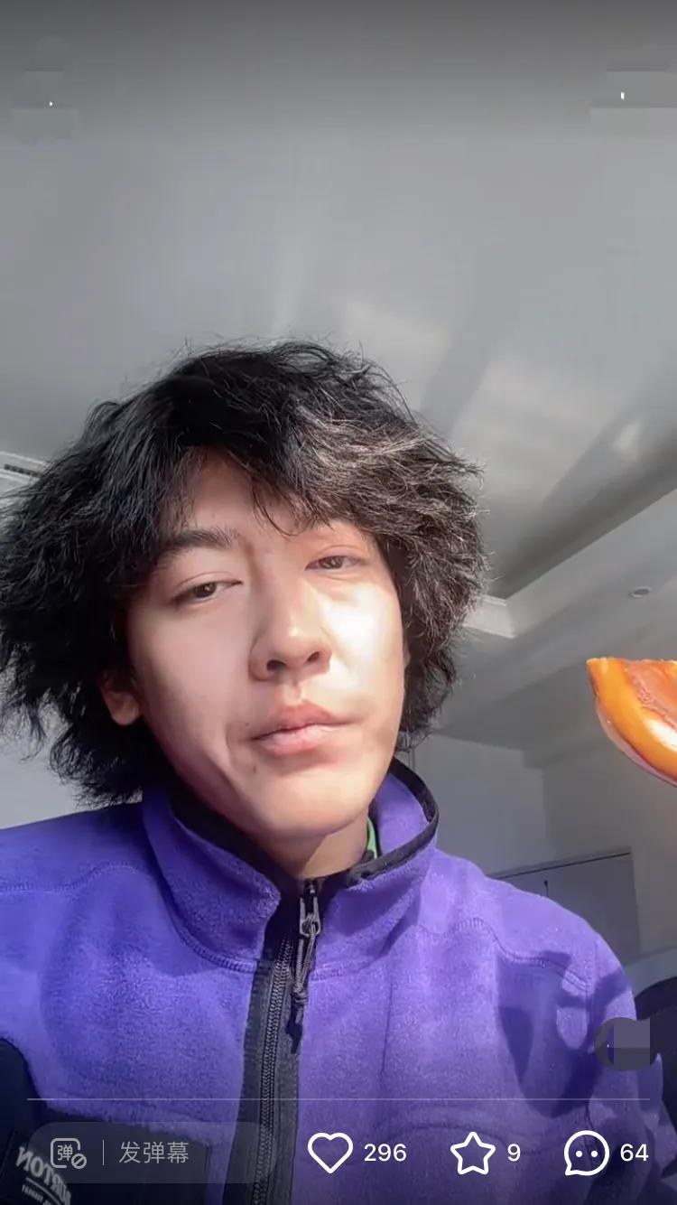 Male aunt?Jiang Sida was ridiculed for returning to work without makeup ...