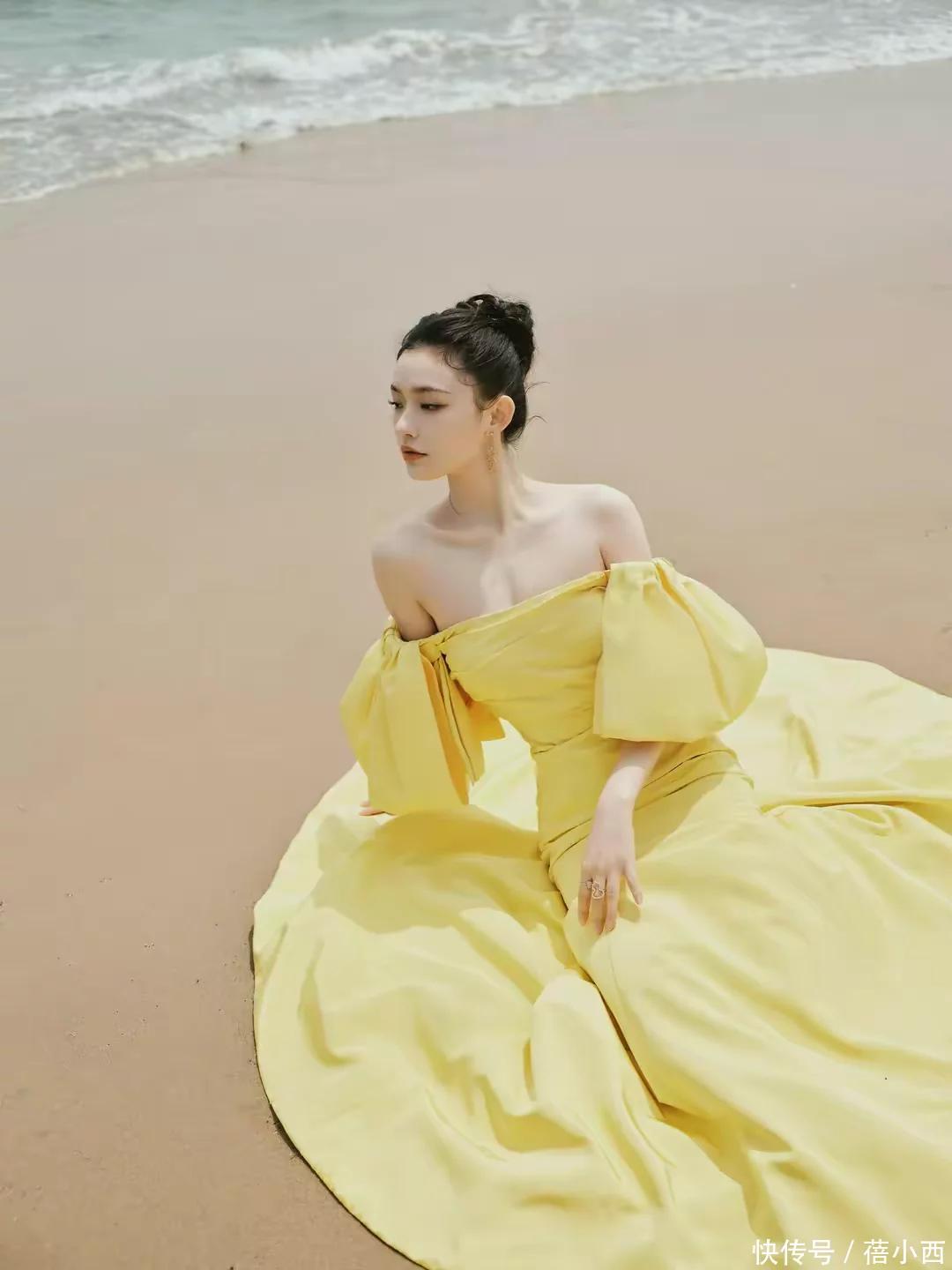 Lin Yun's high-end sense, wearing a yellow skirt, looks sweet and ...