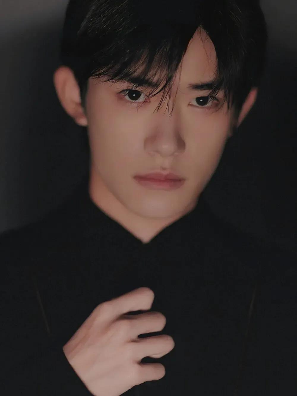 "Yi Yang Qianxi: A talented young artist" - iNEWS