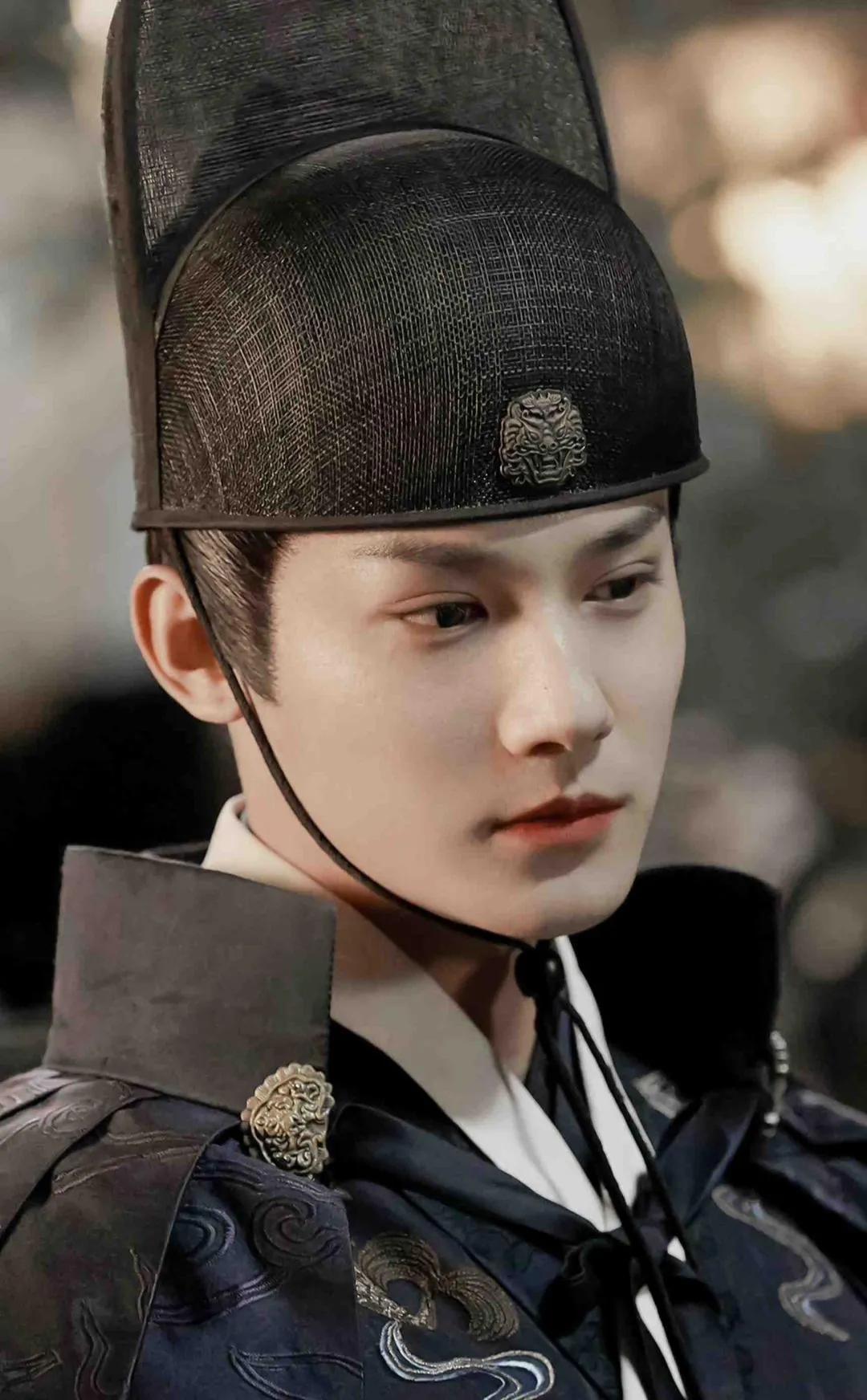 Zheng Yecheng, a handsome guy with potential, do you like it? - iNEWS