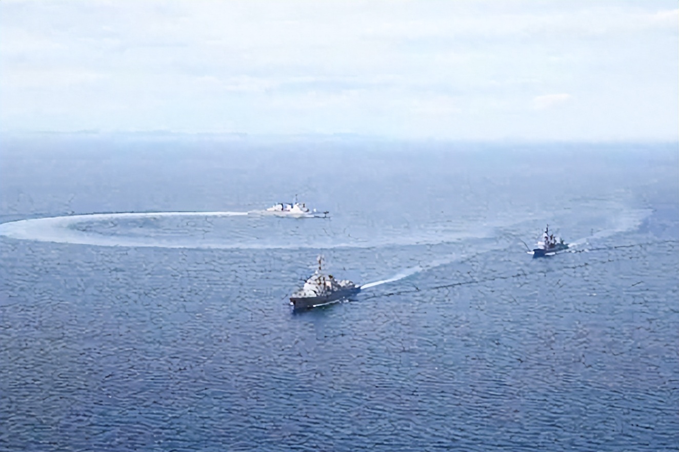 RAND think tank proposes: 7 aircraft carriers and 1,500 fighter jets to ...