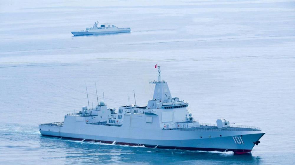 The U.S. Navy's most powerful destroyer may be equipped with hypersonic ...