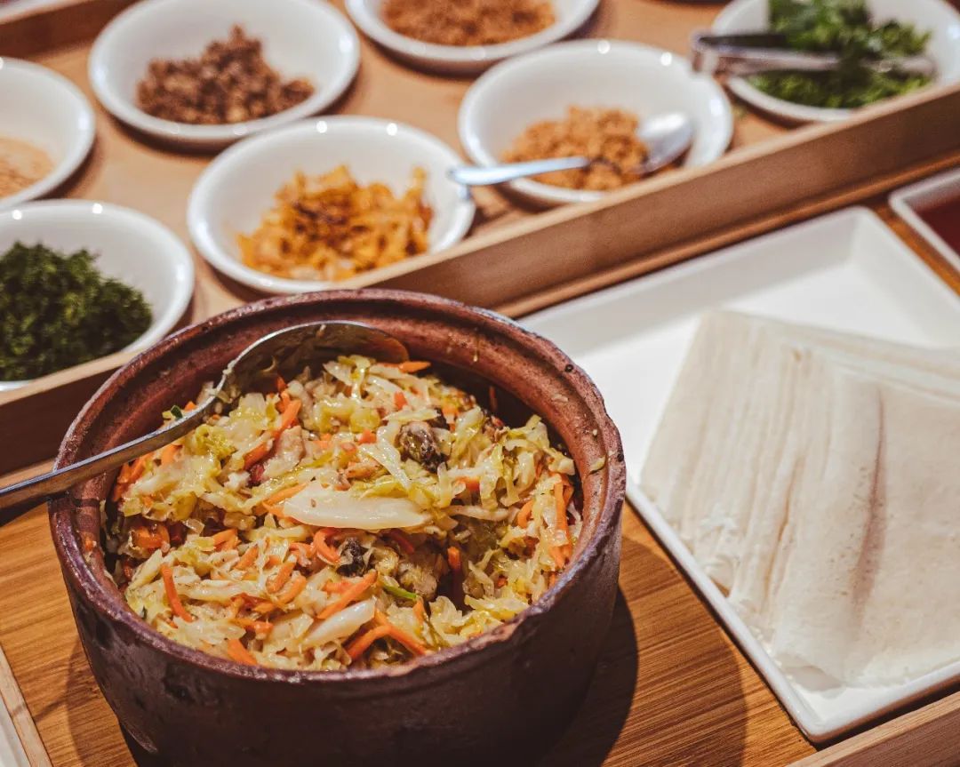 How many rolls do Chinese people eat burrito? - iNEWS