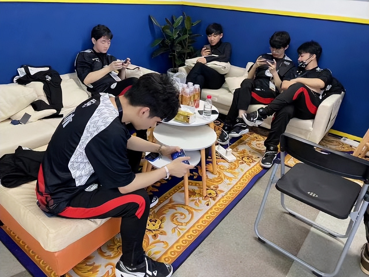 KPL Challenger Cup: GK2-0 defeated EDGM, completely disrupted Group B ...