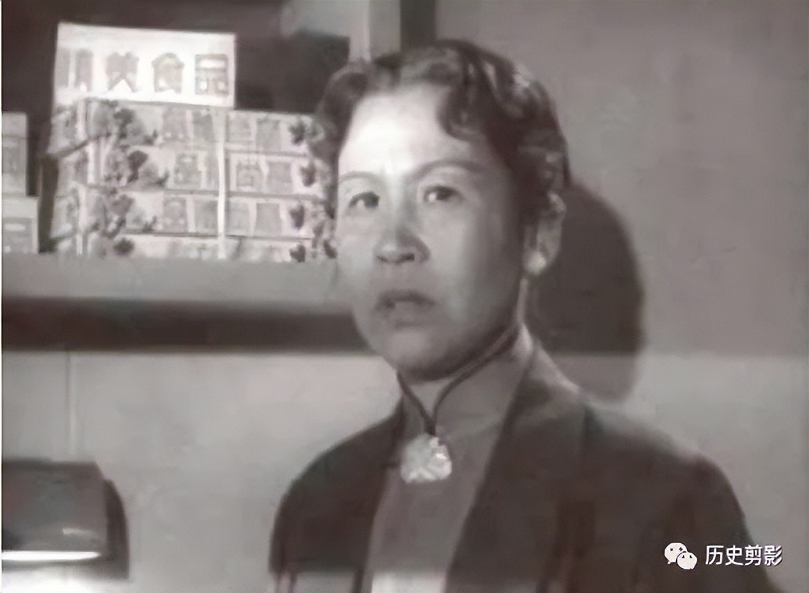 Coquettish and Feminine: Counting the Female Agents in Red Movies - iMedia