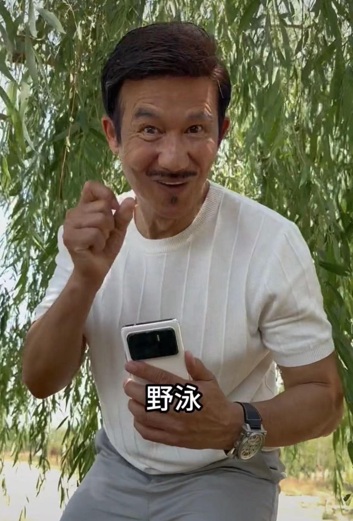 The 65-year-old old Hong Kong star Li Zixiong married a Beijing wife ...