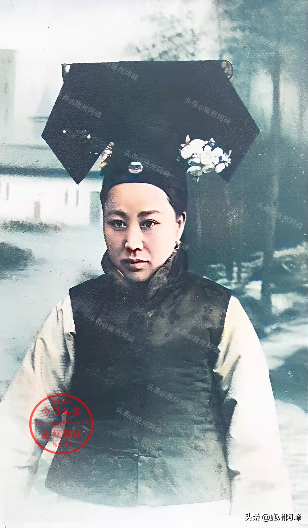 Old photos: a group photo of Empress Dowager Cixi and Empress Longyu ...