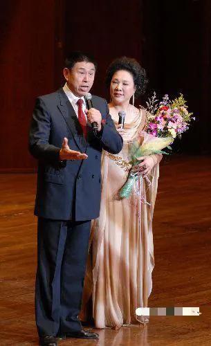 Love entanglement between singer Cheng Zhi and his two wives - iNEWS