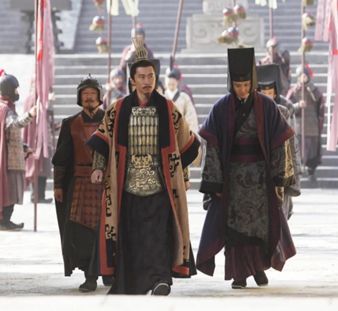 I thought it was strange to die suddenly by lifting a tripod, but I ...