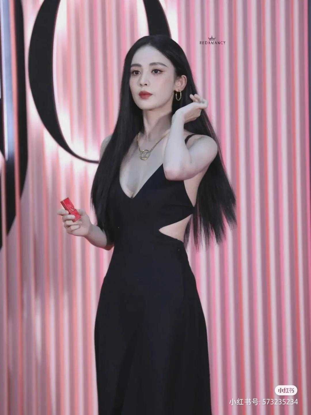 How can this face be exquisite and atmospheric? Gulinaza's face is cute ...