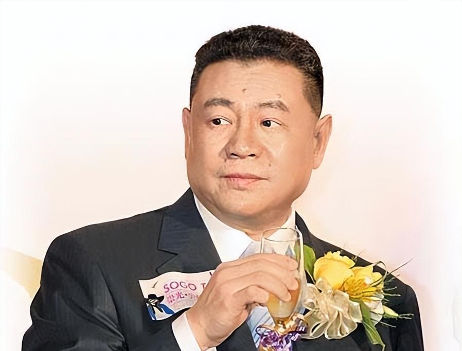 Li Jiaxin and Yuan Jieying, both lovers of Liu Luanxiong, who are one ...