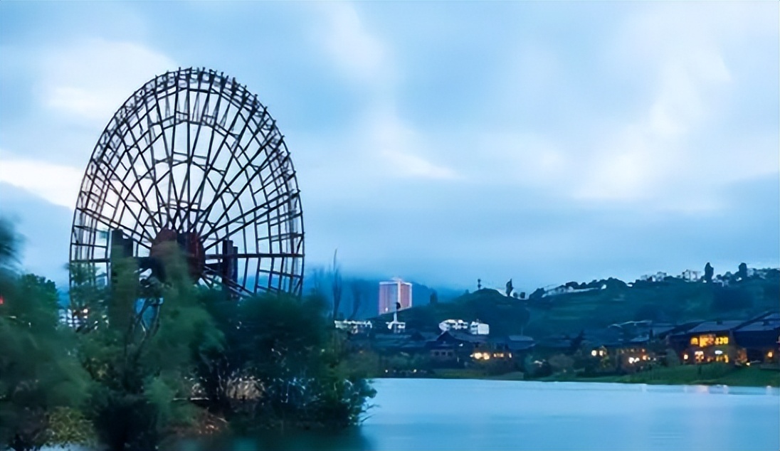 Enjoy the "beautiful scenery" along the Danzhai Wanda Town and feel the ...