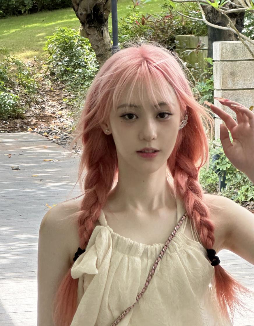 Song Weilong was revealed to be in a new love affair, the girl was a supporting role in the same ...