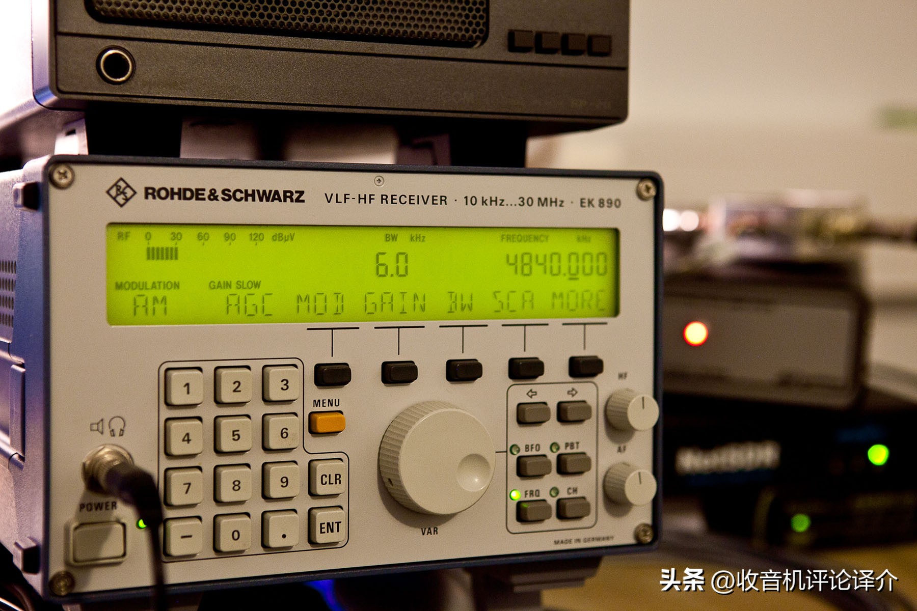 羅德與施瓦茨EK890接收機，1991年首發，勝過大多數當代設備？ - 資訊咖