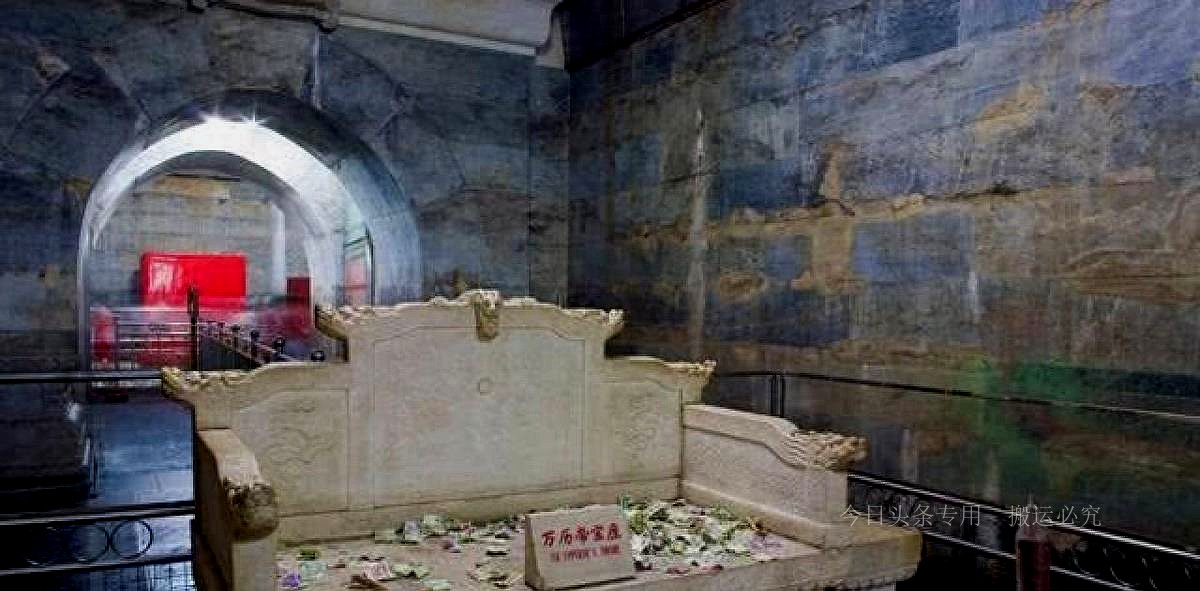 In 1983, a group of archaeologists entered Cixi's tomb. What did the ...