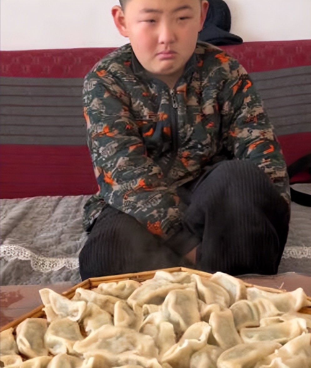 Dad made dumplings for his son for 33 days in a row, and the son cried ...