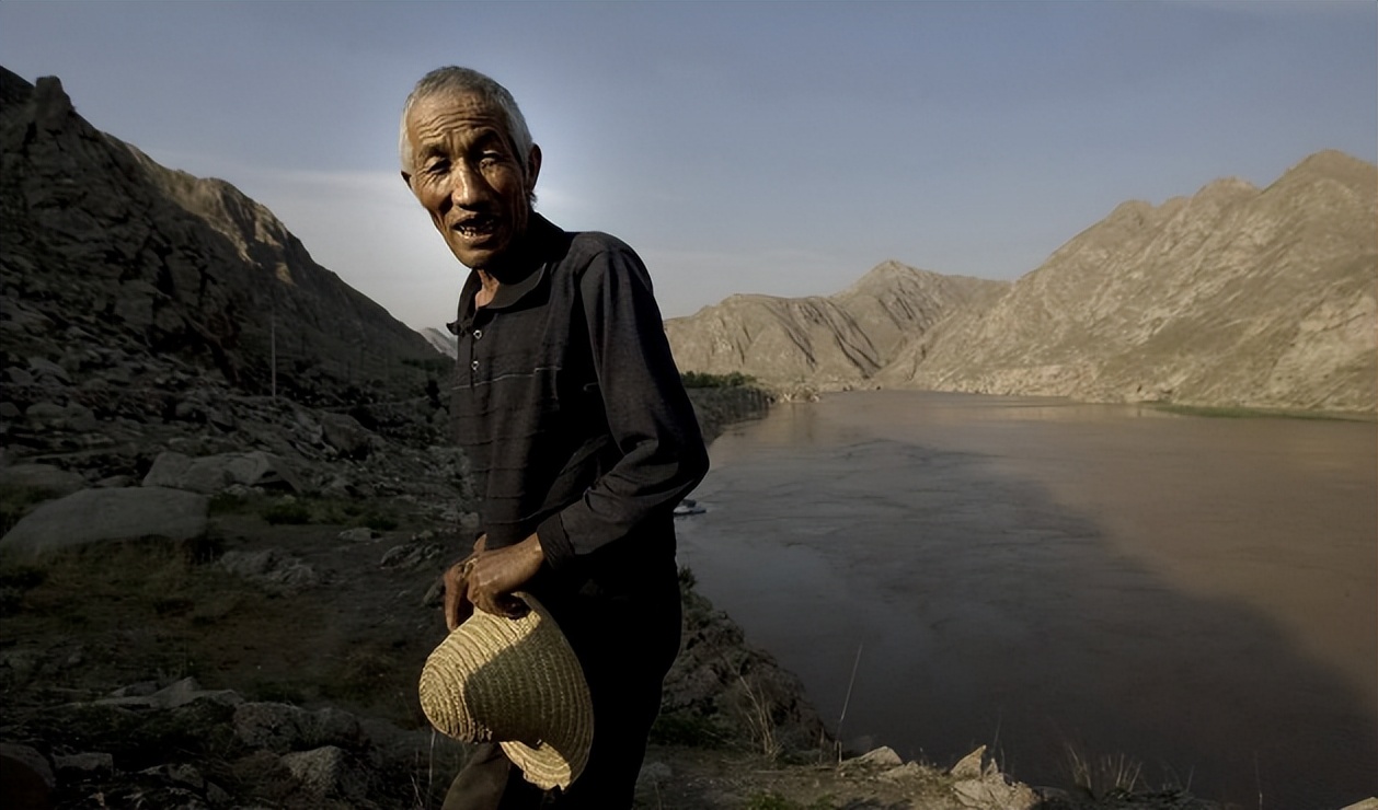 Yellow River corpse hunter: The corpse stands upright and runs away ...