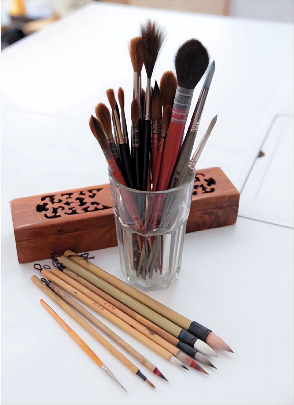 What are the watercolor painting tools - iNEWS